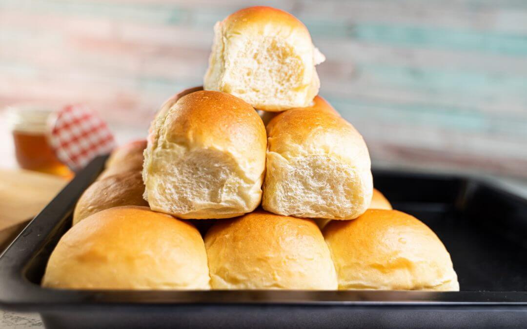 Little Fluffy Dinner Rolls | Delight Baking