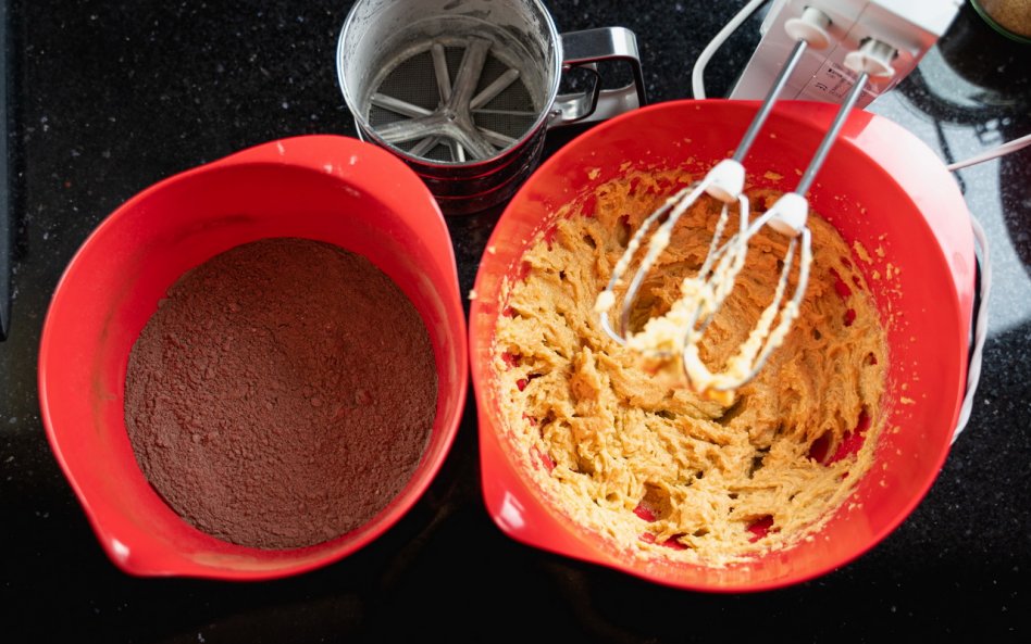 Mixing Bowls for Baking: Essential Tools for Perfect Pastries